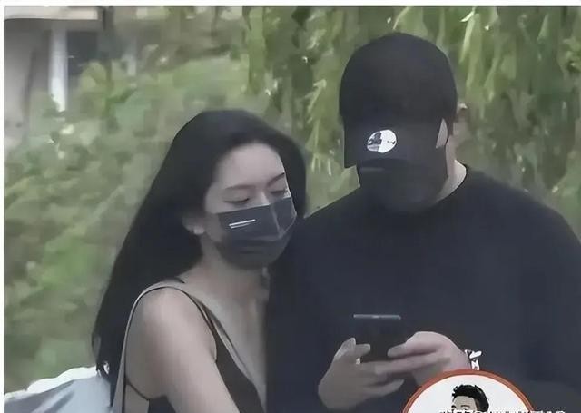 Yu Haoming and Wang Xiaochen, their romance exposed, a new sweet storm in the entertainment ...