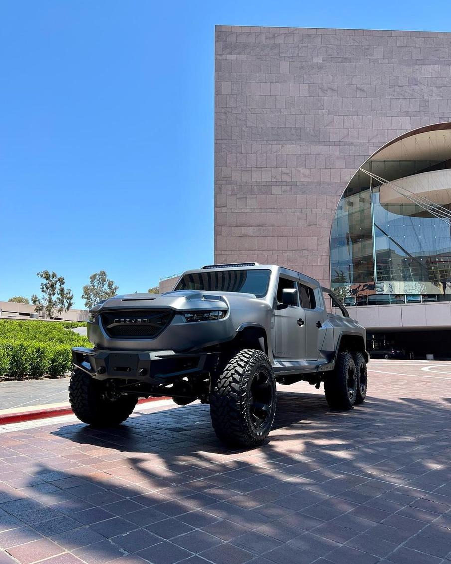 The feeling of heavily modified mech Rezvani Hercules 6X6 - iNEWS
