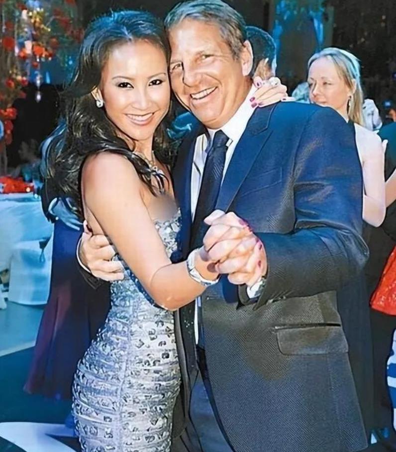 The more you look at it, the more angry you get! What Coco Lee did to ...