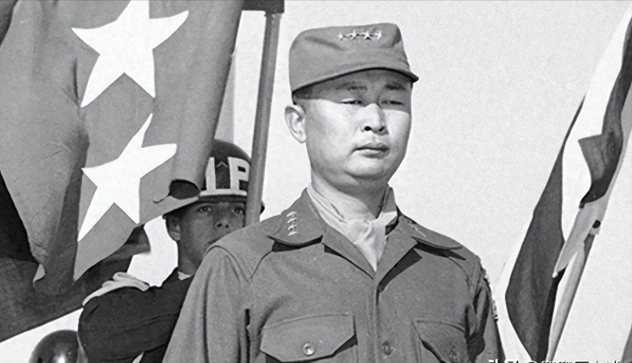 Shocking! A famous Korean military general fled the front line at night ...