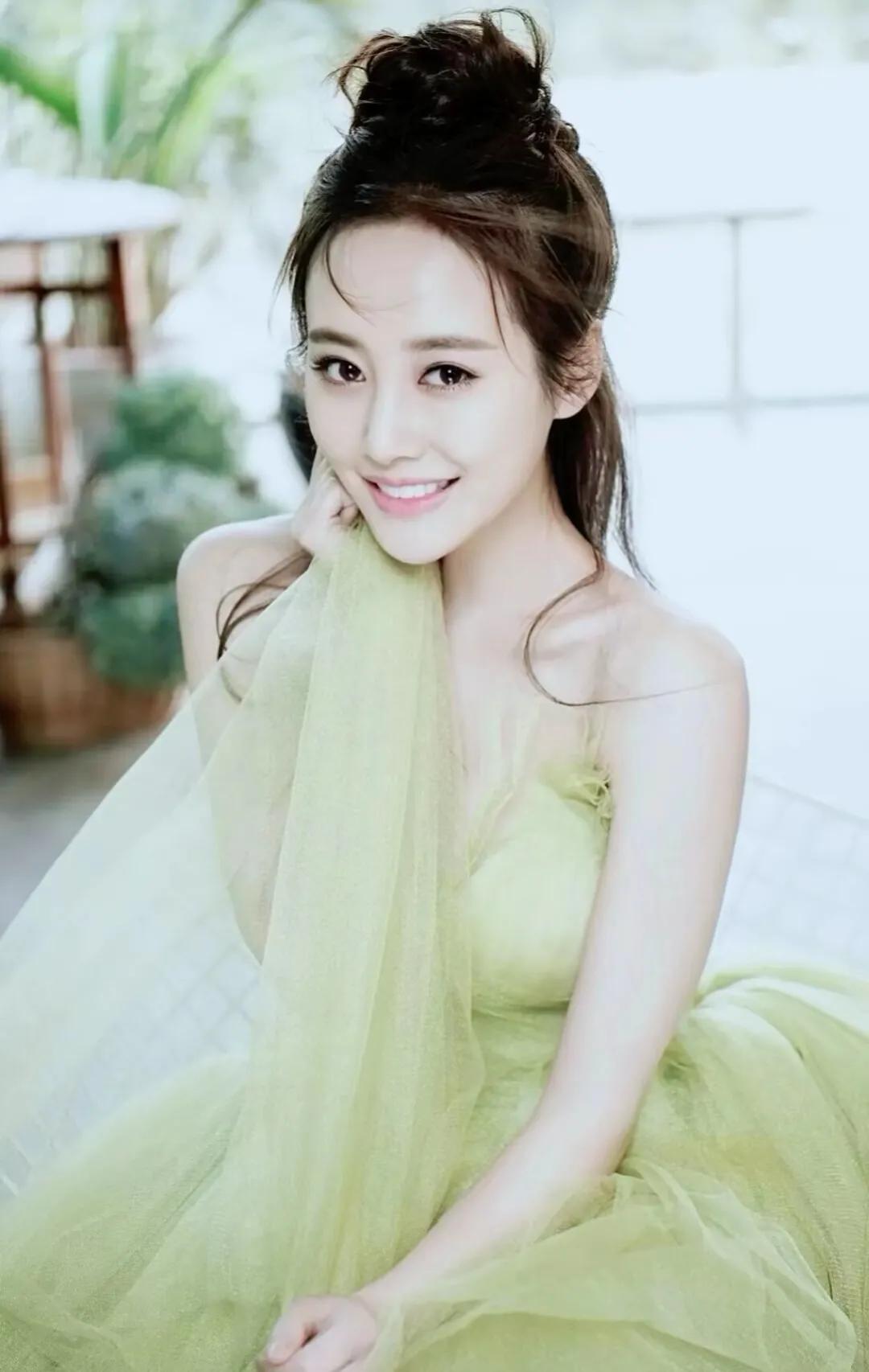 Li Chun's "Beauty Star" Sexy Lingerie Show - iMedia