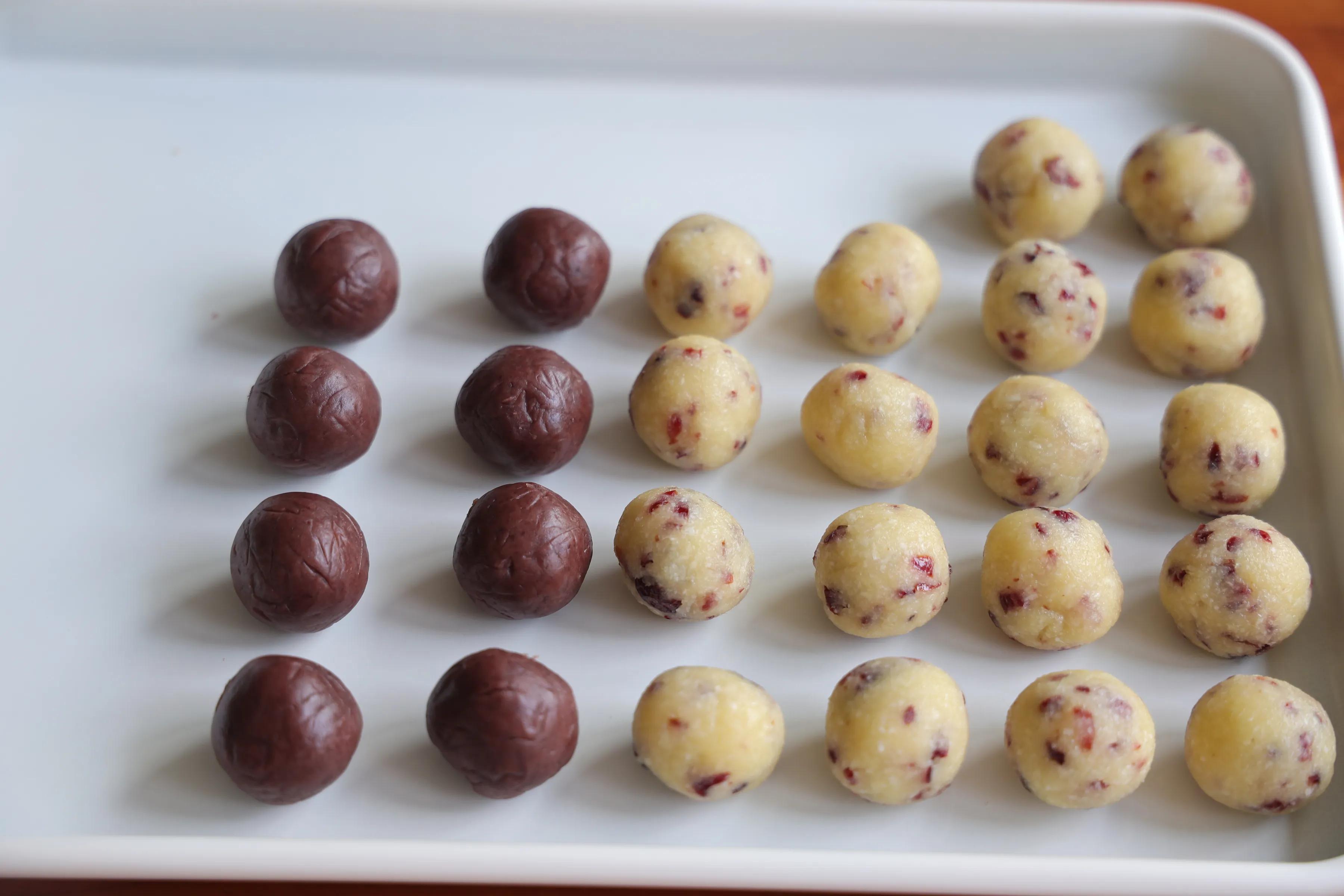 Homemade Coconut Mini Mooncakes, one bite at a time, fragrant and ...