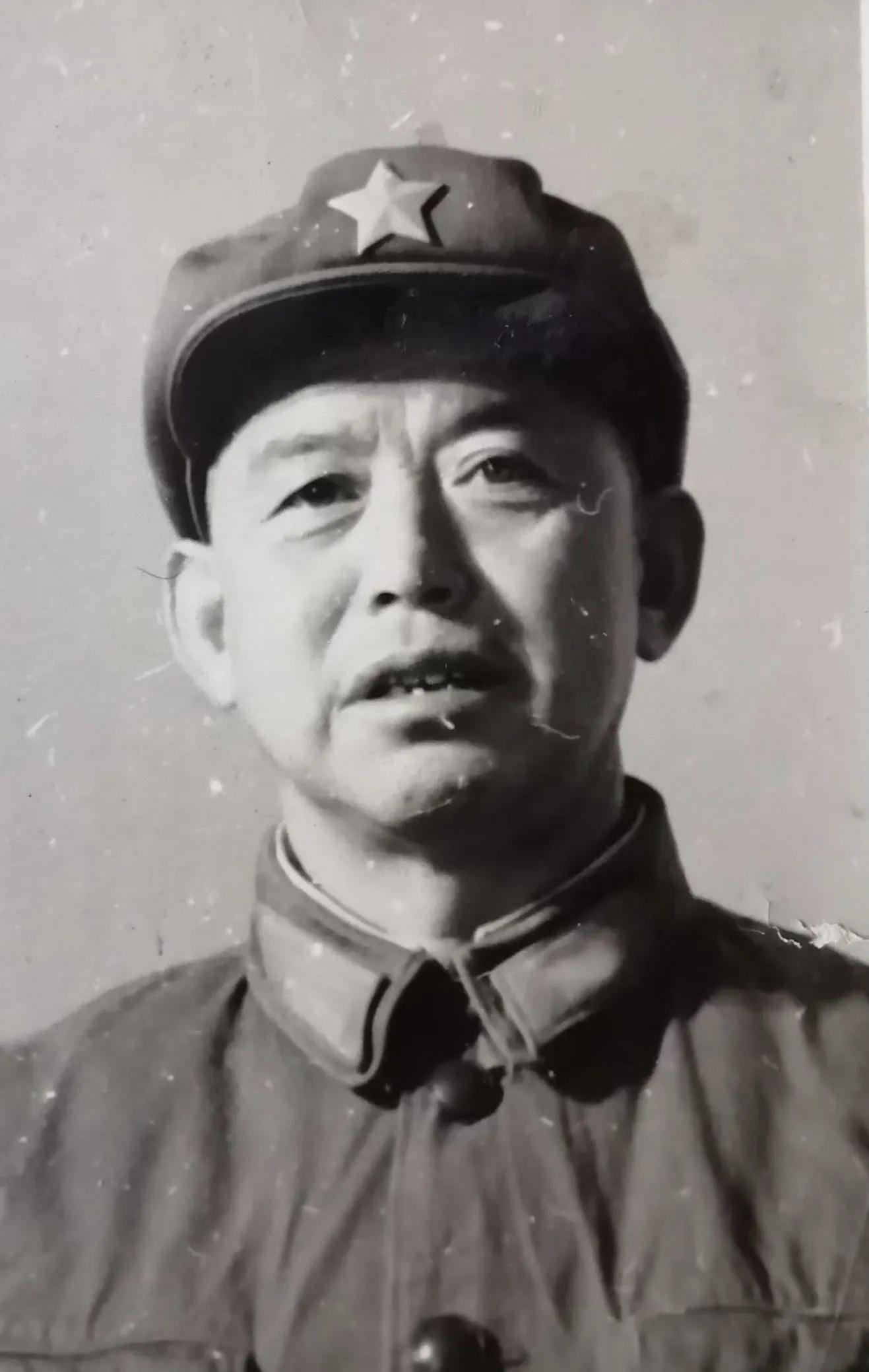 Zhong Li's prose: Li Xuerui, head of the group, organized by: Zhong Wei ...