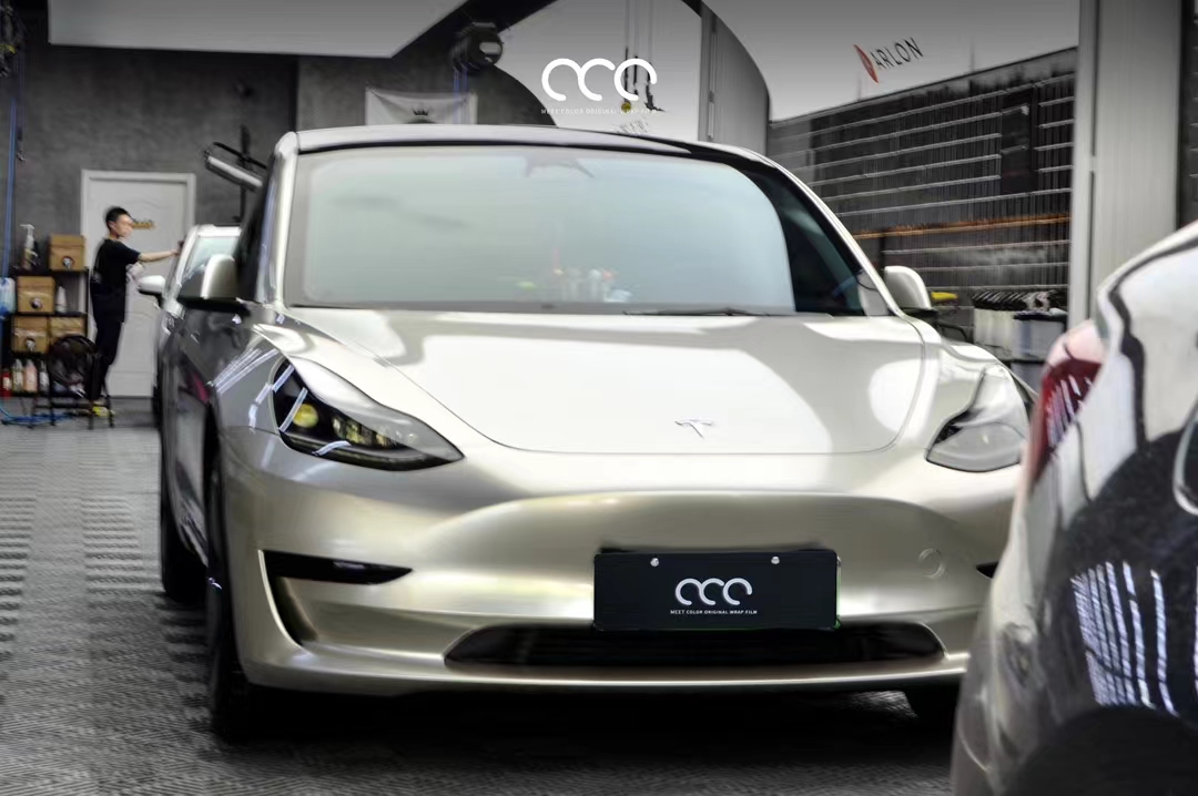 Tesla Model 3 diffuse color change film Maybach champagne gold, elegant ...