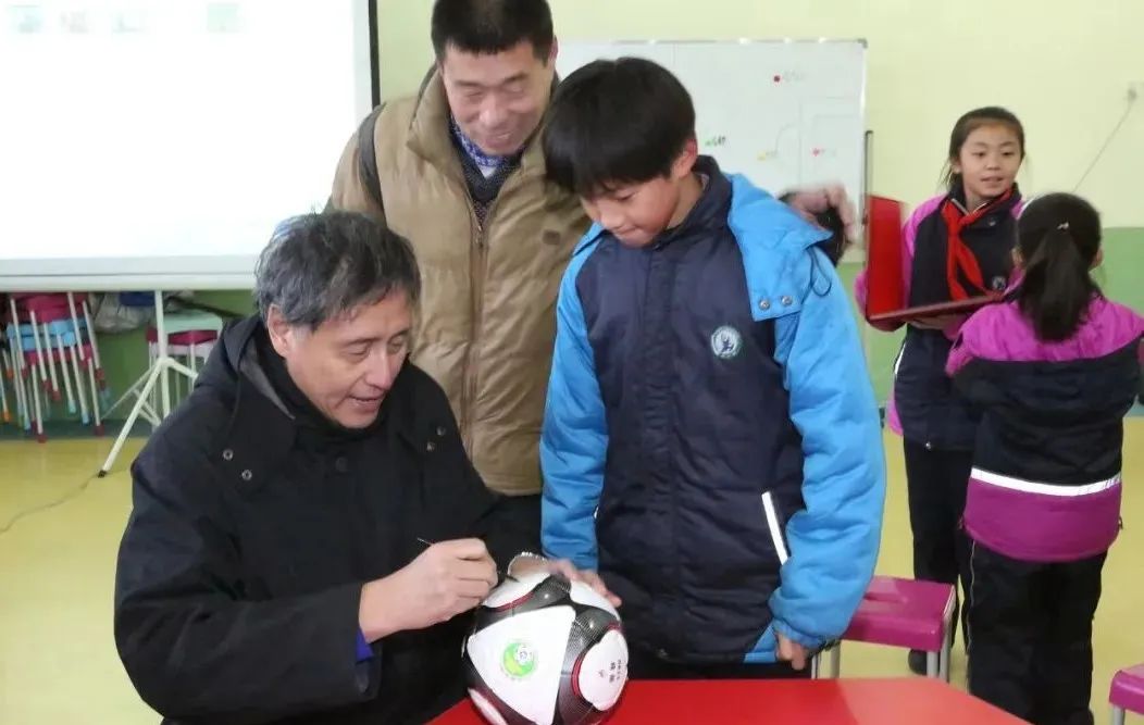 Zhang Lu: Football is to start from the baby, from the foundation - iNEWS