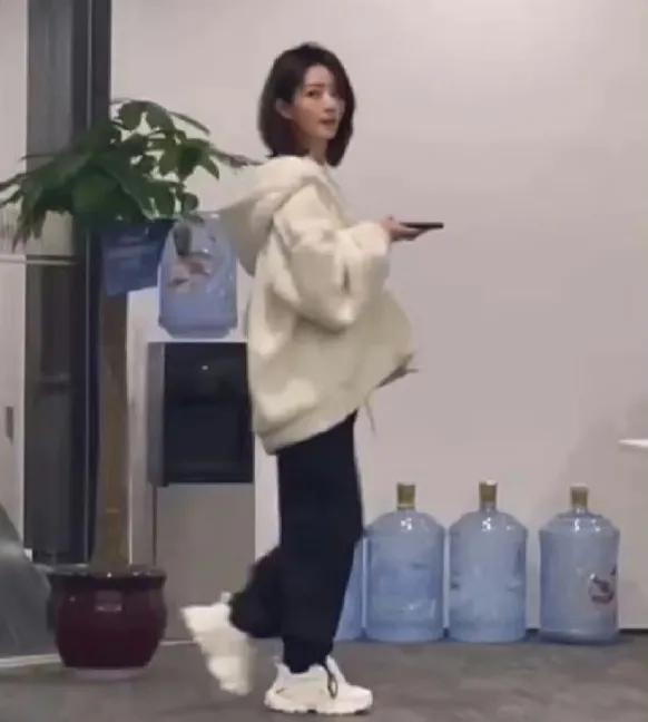 Zhao Liying under the lens of netizens and Ma Rui, her beauty overflows ...