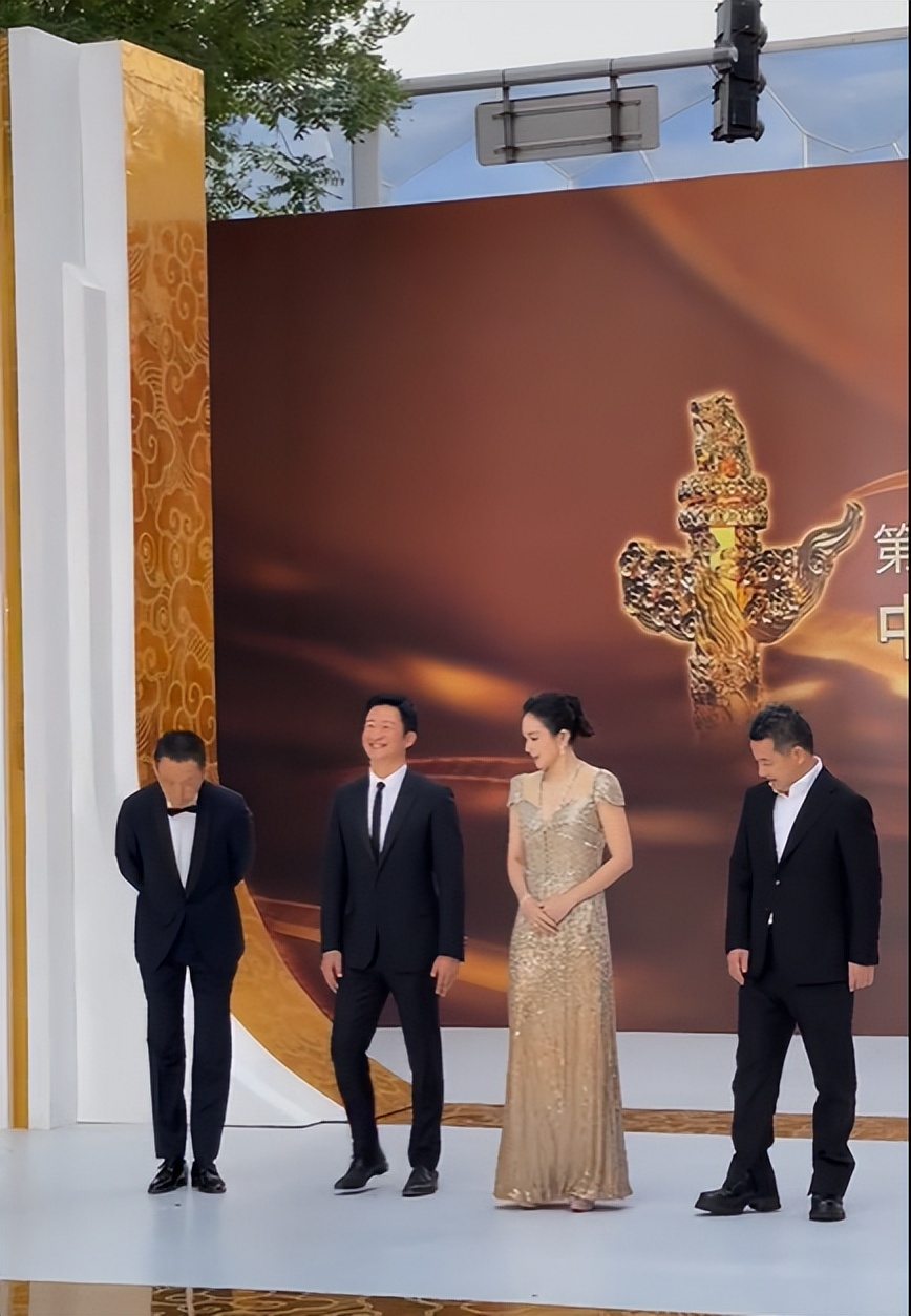 Zhang Ziyi appeared on the red carpet of Huabiao Awards, Wu Jing ...
