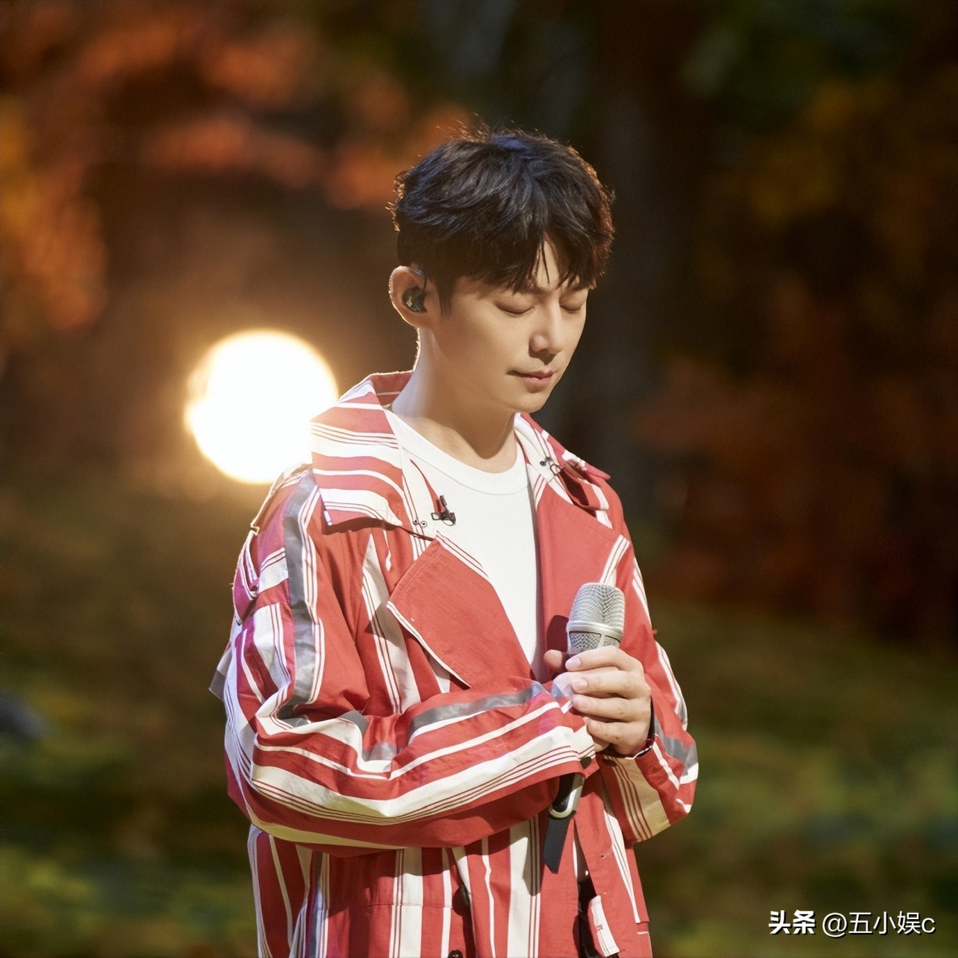He Jiong airborne "Time Concert" and sang Tian Zhen, 57 years old low ...