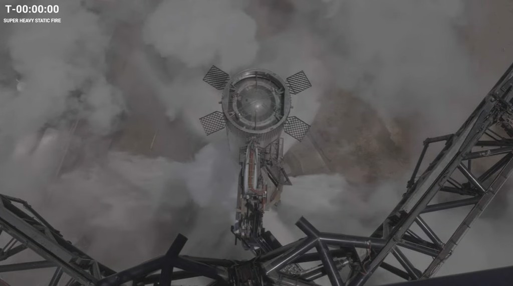 SpaceX super-heavy rocket completes heat test with 33 engines ignited ...