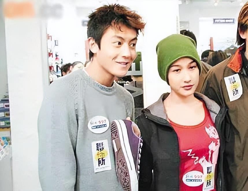 "Mixed stunner" Li Meiqi's flowery world, and the 4 men in her life ...