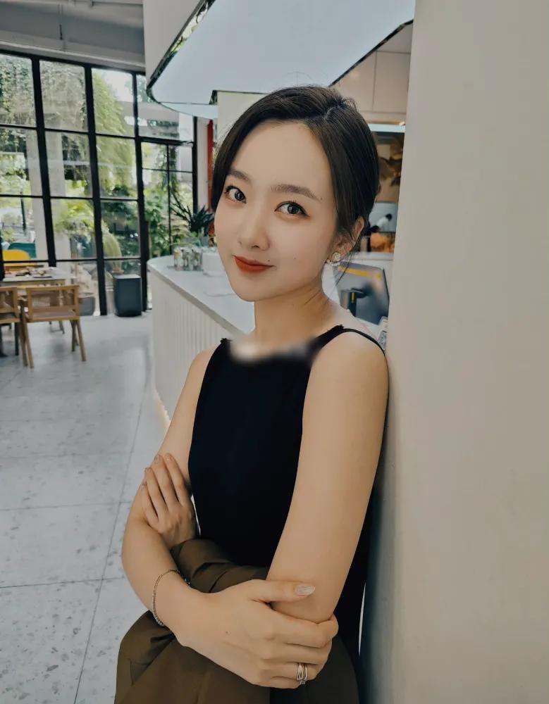 CCTV new host - Yu Xiwen - iNEWS