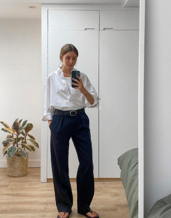 160 Tiny British fashion blogger whose wardrobe is all basic and simple ...