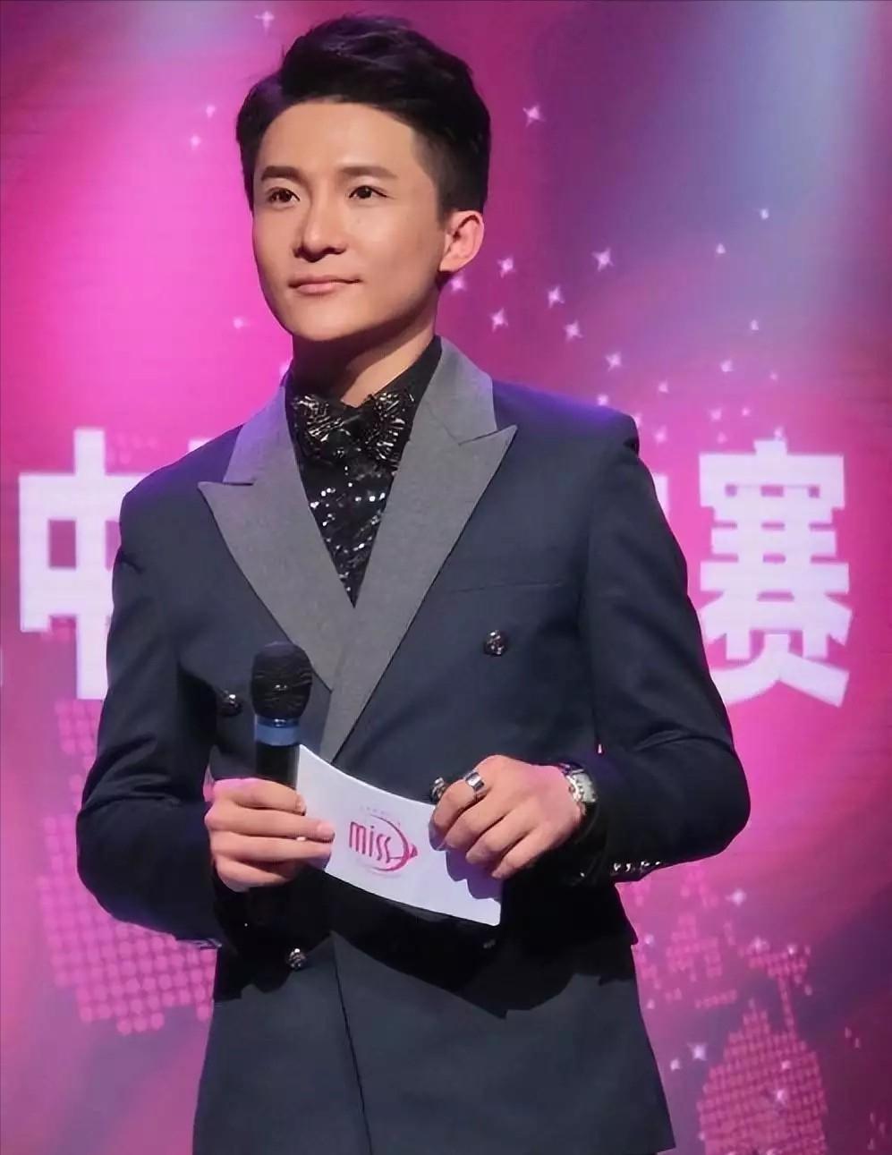 "The most handsome CCTV host" Bian Ce won the championship at the age of 16, competed with Wu ...