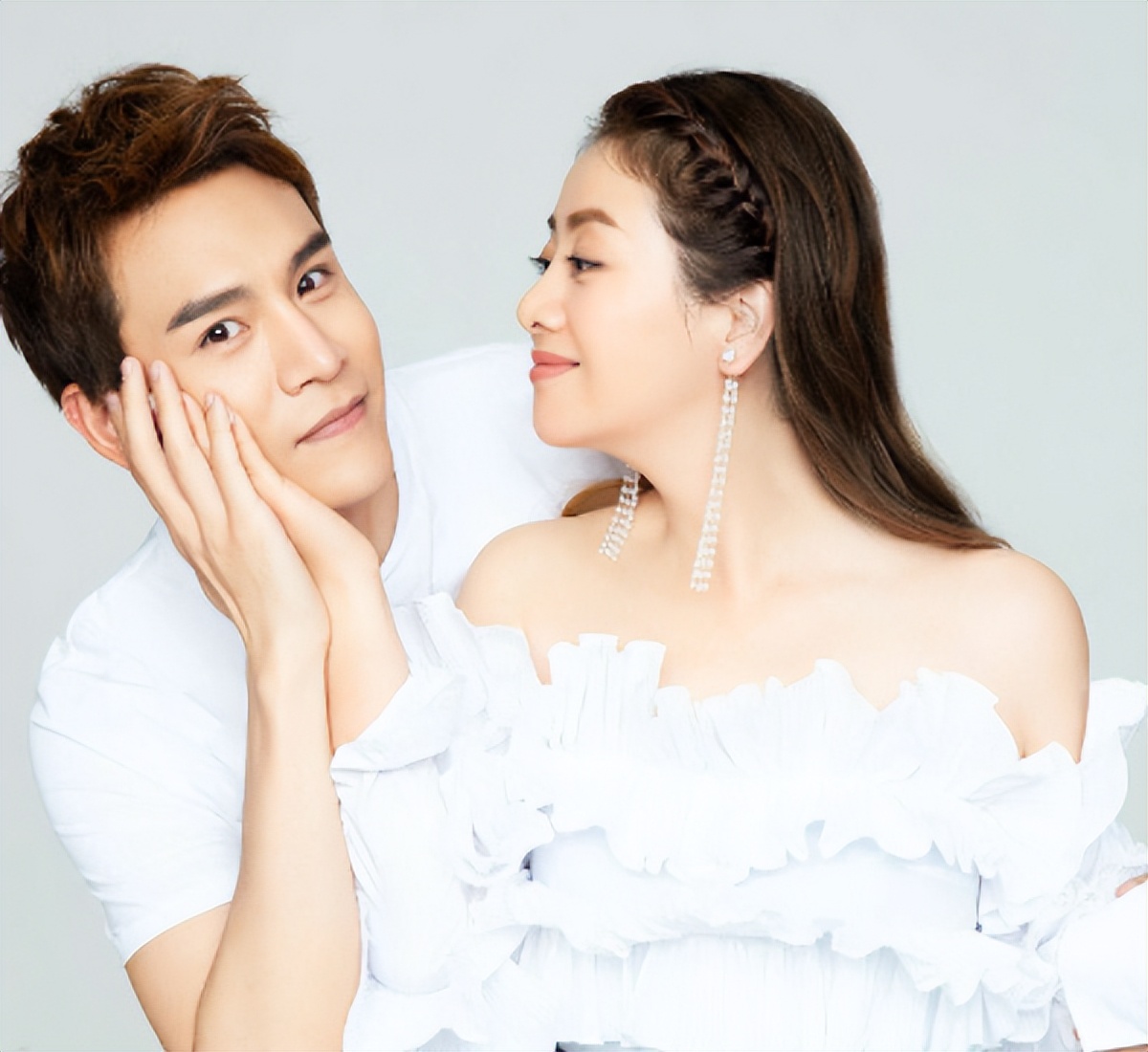 Once a childhood goddess, after marriage, she was super spoiled by the ...