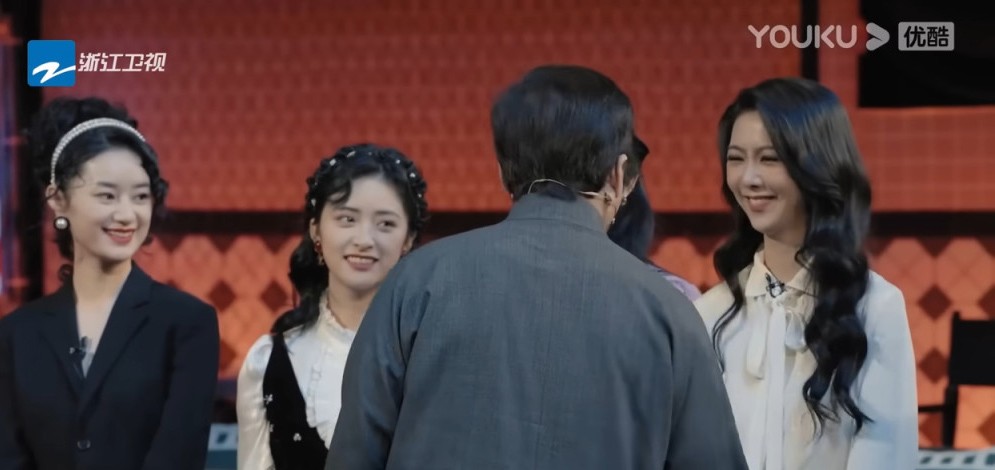 Jackie Chan embraces Jaycee Jaycee's old love Fiona Sit, embarrassingly ...