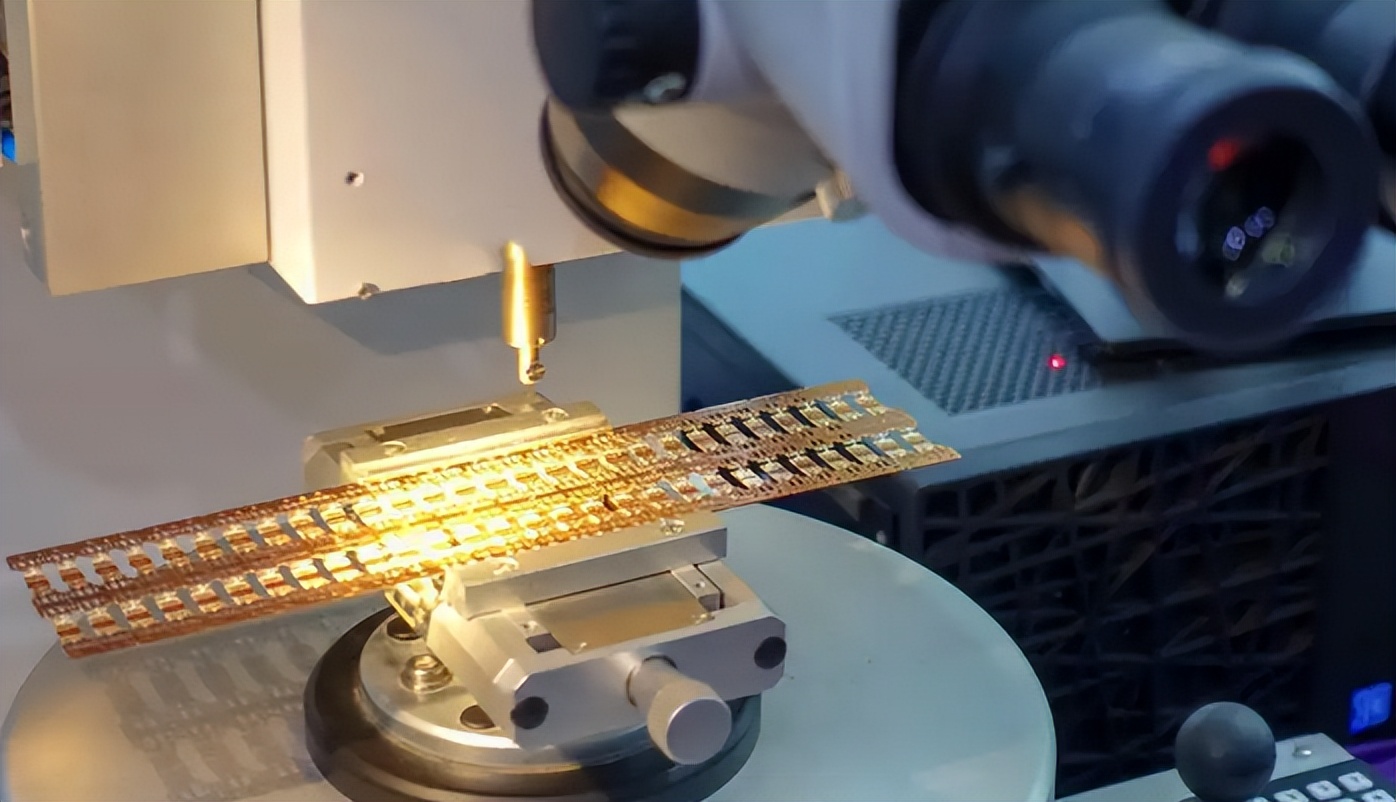 After Russia decided to develop its own high-end lithography machine ...