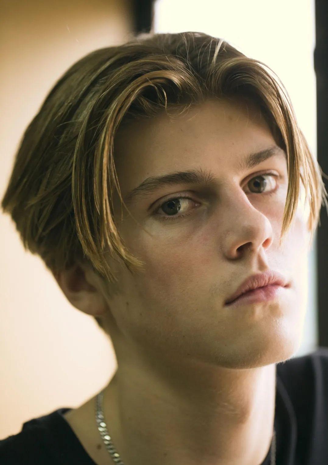 RUEL, a small fresh meat in the British music scene, soared to nearly ...