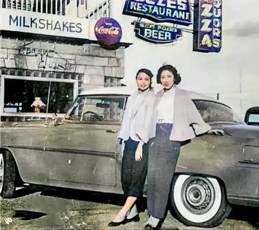 In 1953, Zhang Lingfu's widow Wang Yuling took a rare photo with her ...
