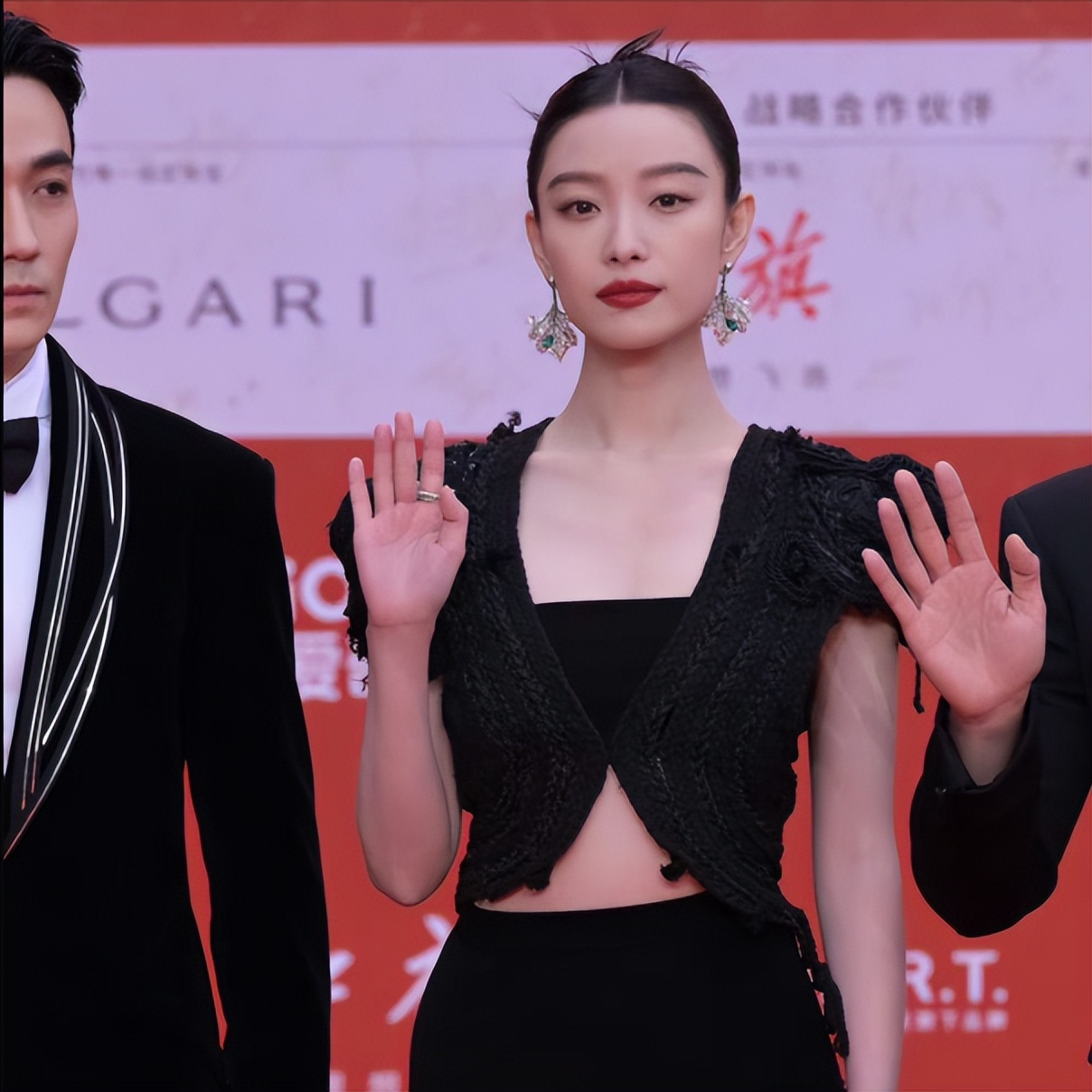 The domestic entertainment actress makes me unable to move my eyes away ...