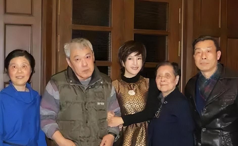 Liu Xiaoqing cried and complained about the death of Xie Jin's eldest ...