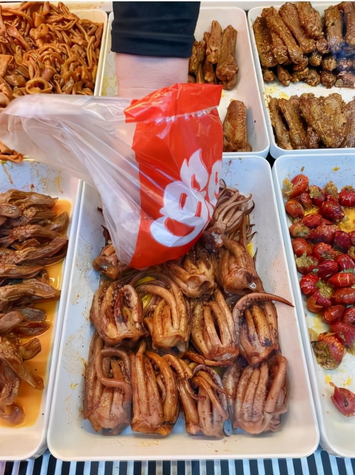 Leisure Braised Products - Juewei Food, Zhou Hei Ya, Huang Shang Huang ...