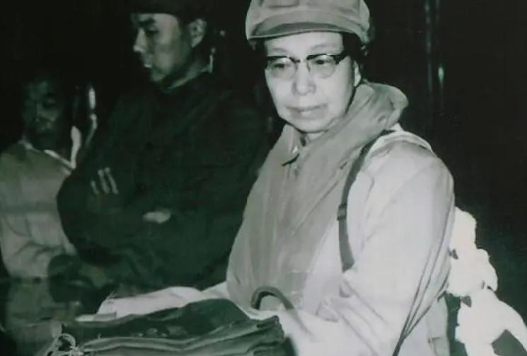 Jiang Qing has "four fears" in his daily life, and the staff are ...