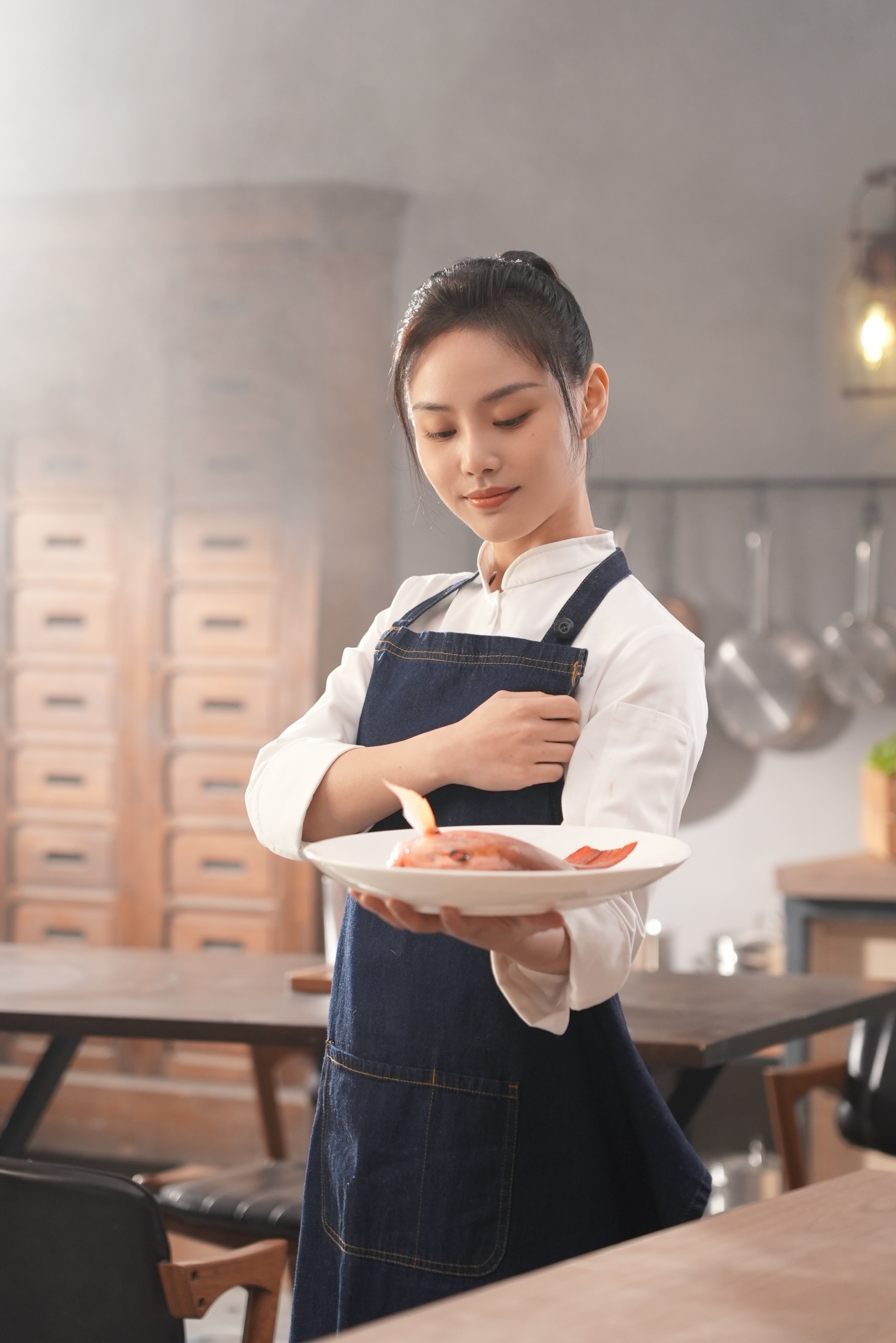 Kung Fu girl Liang Bi appeared in the mirror Nicholas Tse endorsed the ...