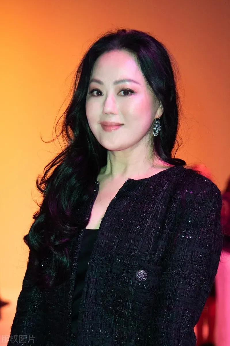 Zhang Xiaohuis Recent Photo Her Face Is Plump And Her Skin Is Delicate And Shiny She Is In