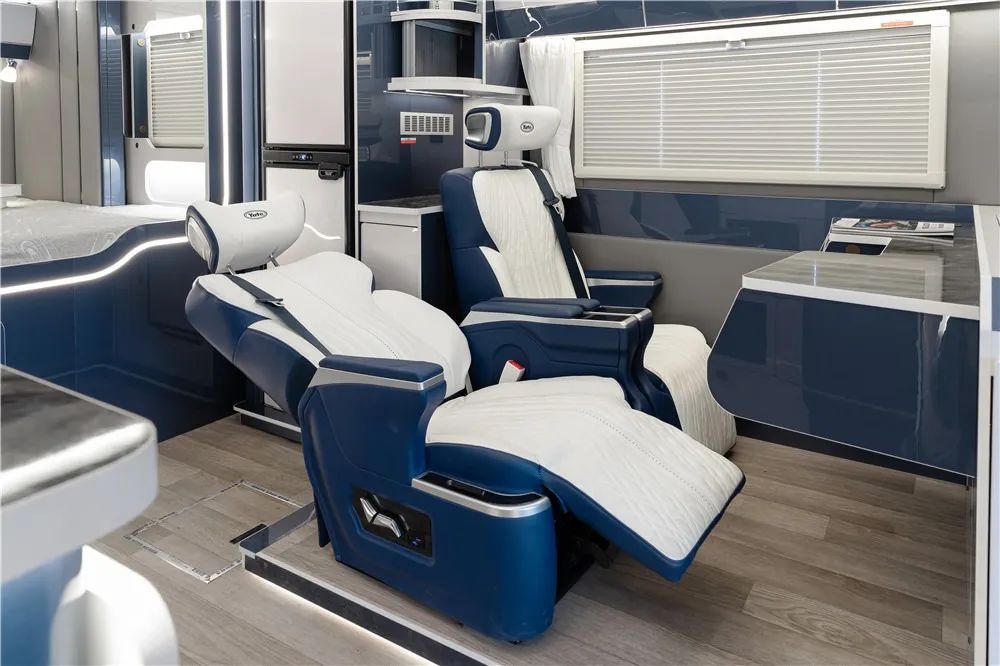 Is it an RV or a space capsule? An RV full of technology! Yate's new 6. ...