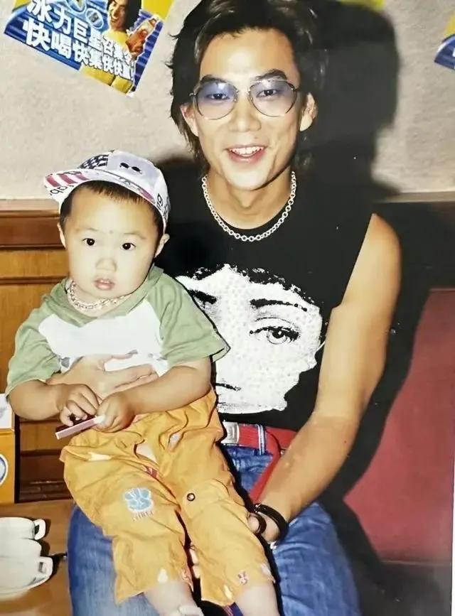 Soul singer-Ren Xianqi: Fans showed up at the concert to thank him for ...