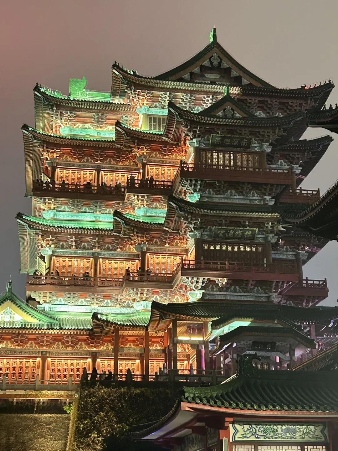 It turns out you can take a photo with Tengwang Pavilion without ...