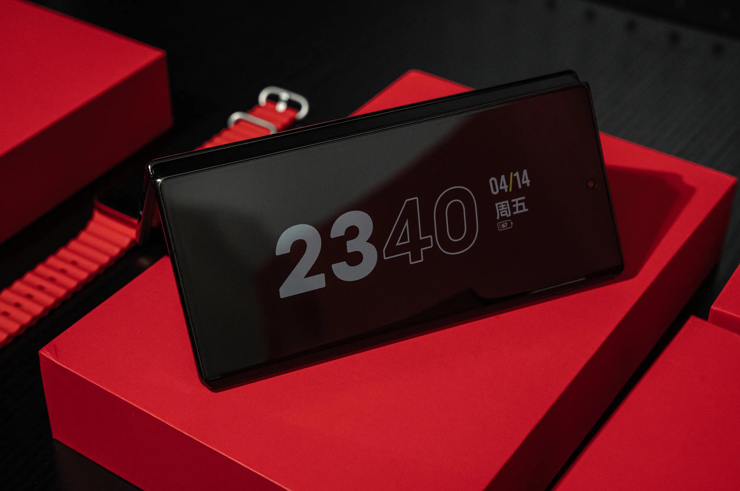 Vivo X Fold2 Huaxia Red Picture Tour is here, it is still a large ...