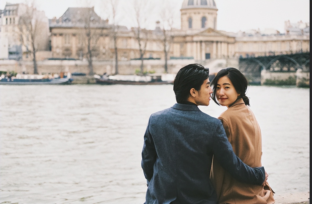 Female stars in love observation programs: exuding the charm of ...