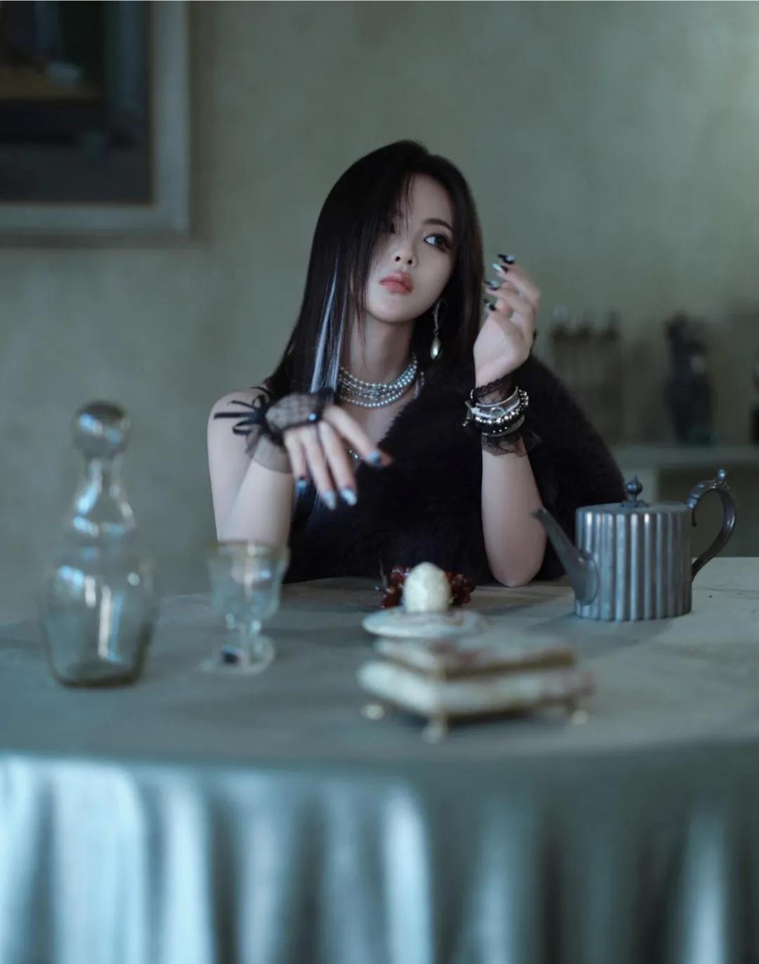 Yang Chaoyue - The Sexy Daily Life of a Koi Girl - iMedia