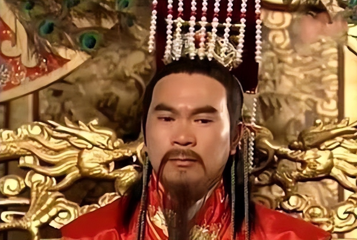 Another pair of grandparents and grandchildren are in love! 72-year-old ...