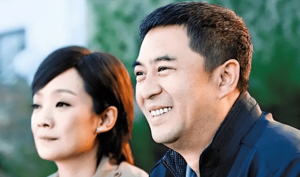 After Zhang Jiayi gave up his first marriage to Du Jun, his second ...