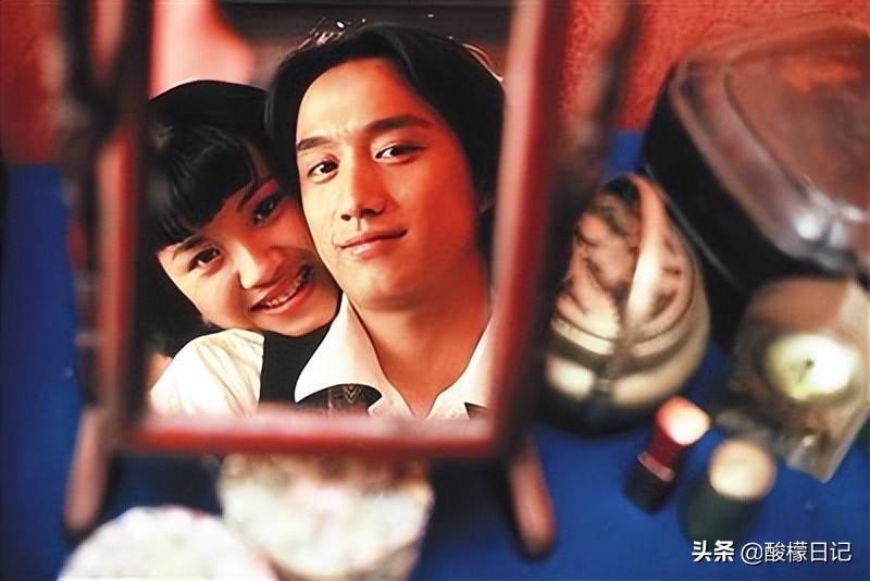 48-year-old Liu Lin showed happiness in recent photos. With "Dehua ...