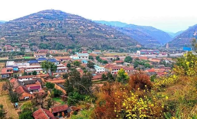 The thousand-year-old tower in the deep mountains of Qingyang was built ...