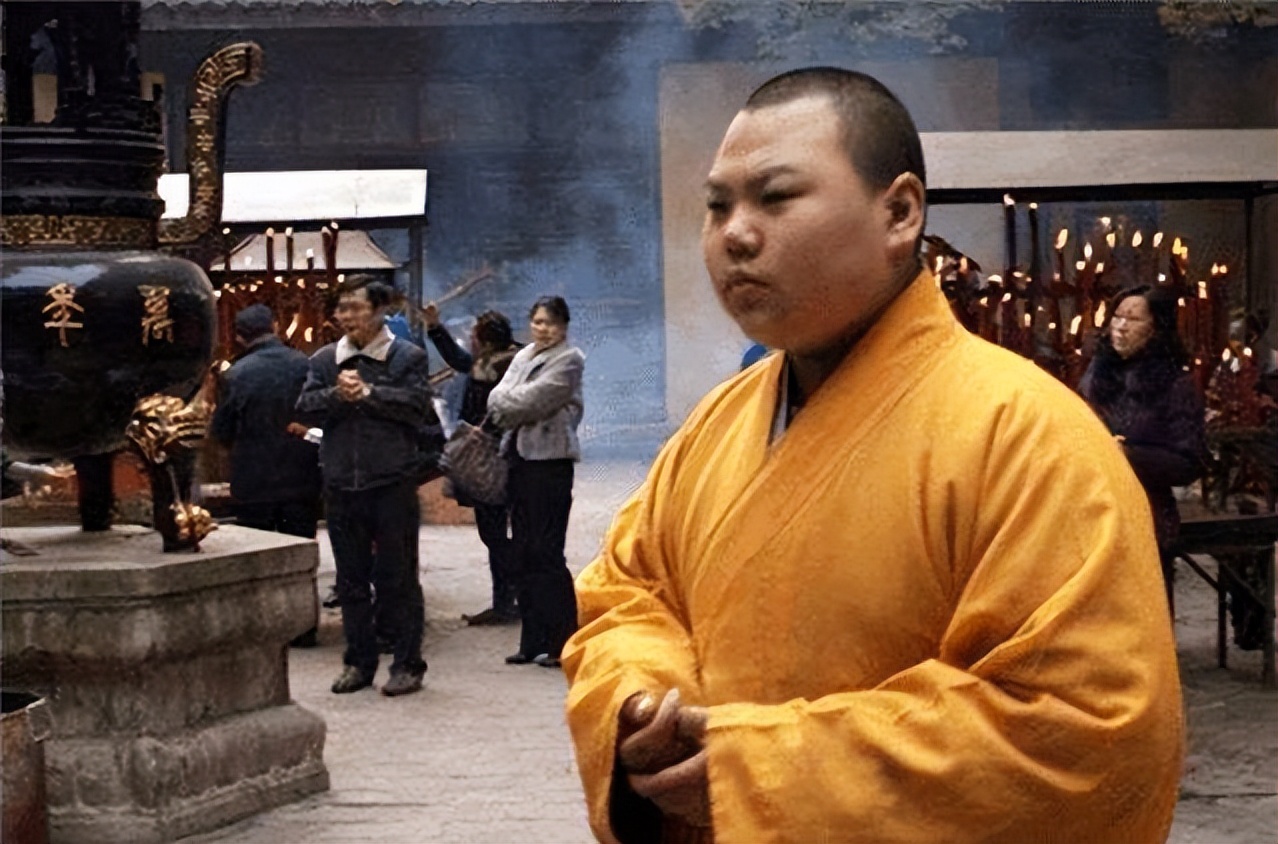 Monks don't eat meat, why are many monks fat?Just look at their meals ...