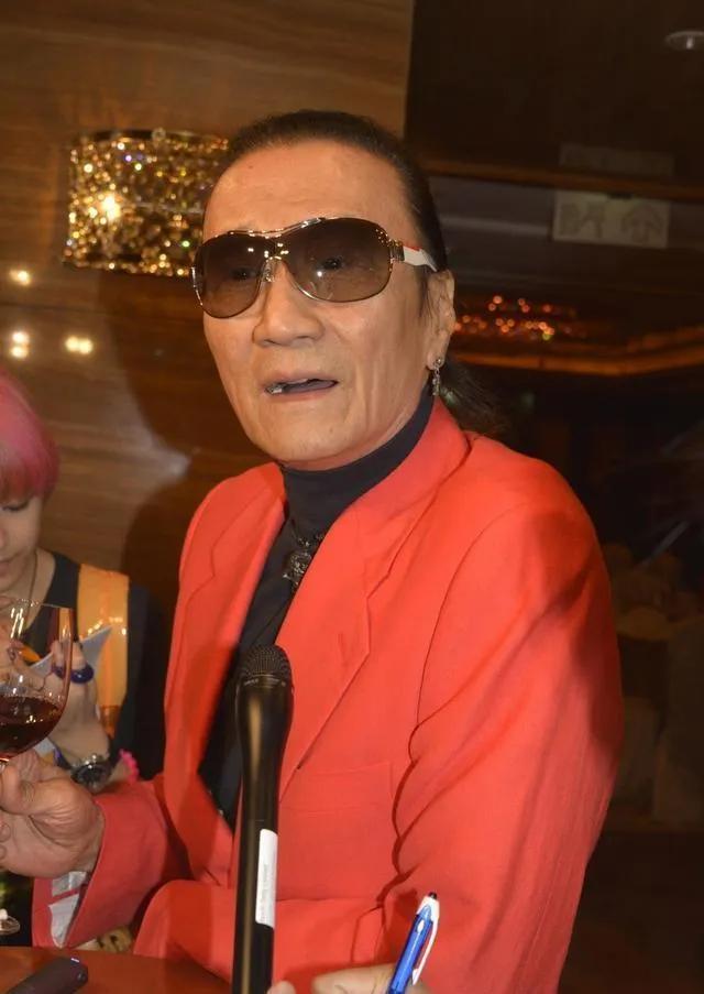 Xie Xian is critically ill, Nicholas Tse returns to Hong Kong urgently ...