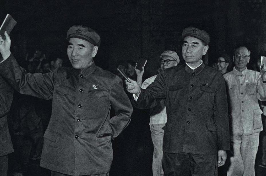 After Lin Biao defected, Zhou Enlai wailed loudly, Ji Dengkui stepped ...