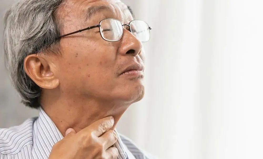 A Chinese patent medicine, clearing heat and resolving phlegm, digging ...