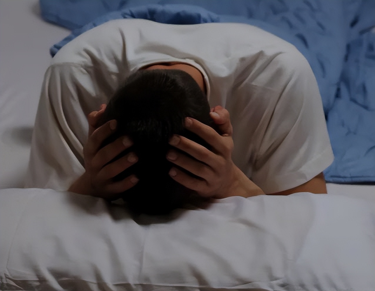 When you sleep, your body suddenly "shakes", what does it imply? - iNEWS