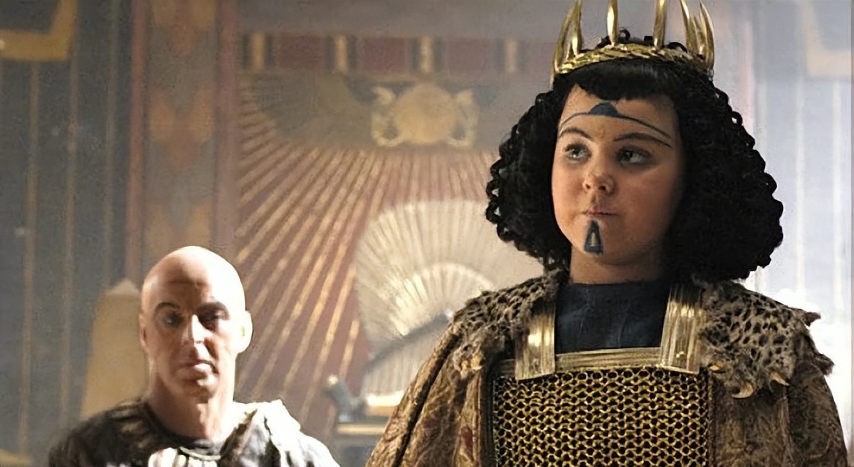 The Resilience of a Housemaid: The Divide Between Rich and Poor ...