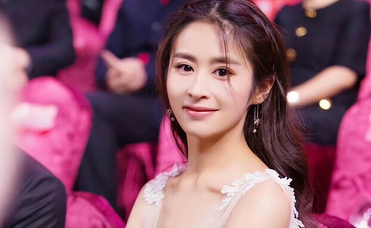 The beautiful Ying Er, she is Tong Xue in "Thousands of Mountains and ...