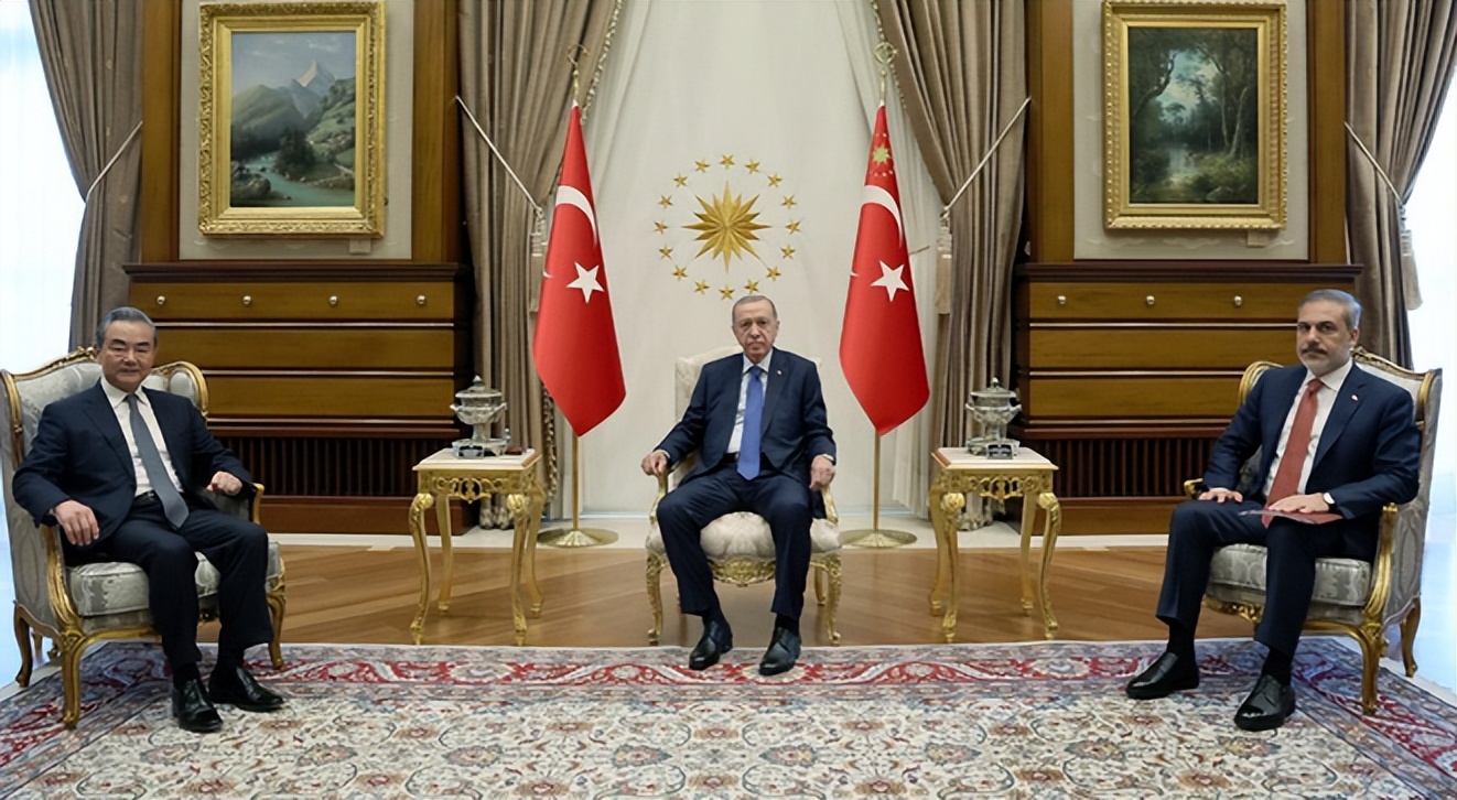 Foreign Minister Wang Yi visited Turkey for the first time, and Erdogan ...