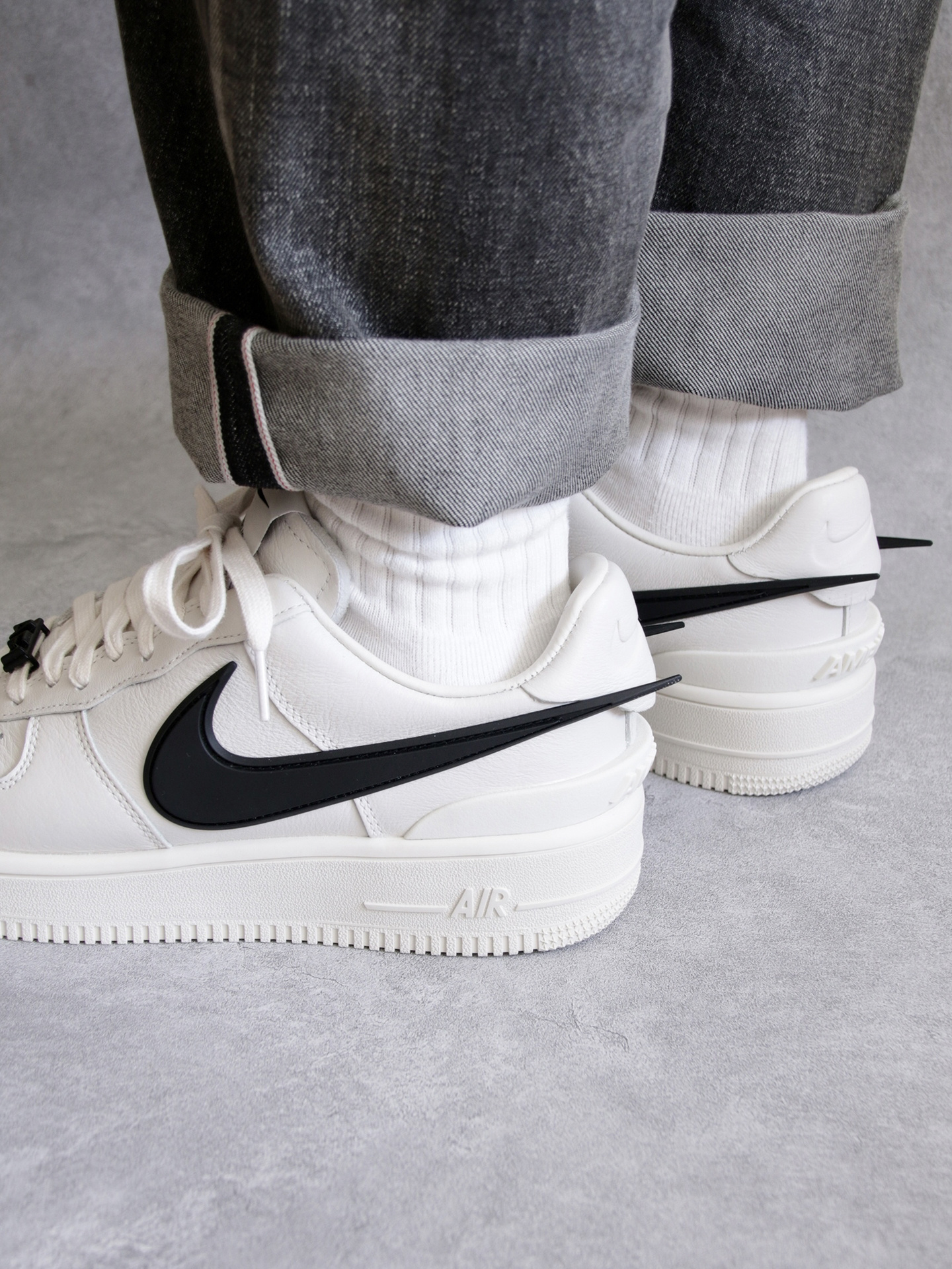 Swipe left to help me choose AMBUSH x AF1 how to match - iNEWS