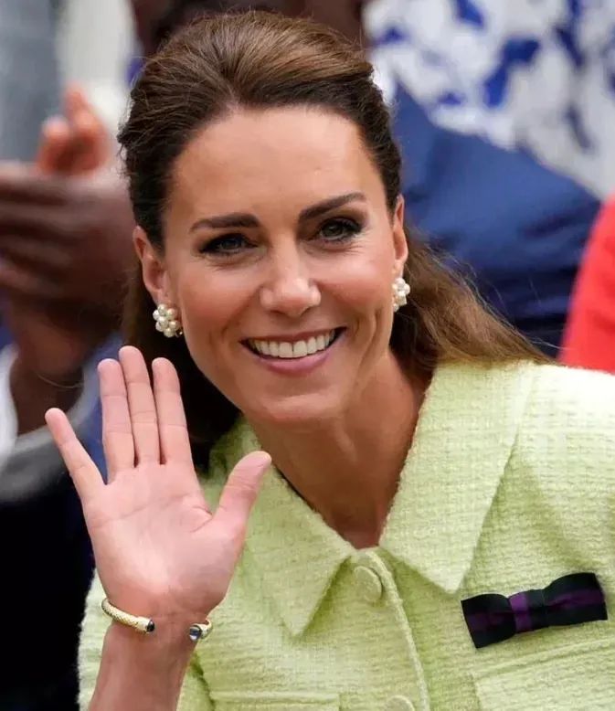 Ross menacing, William Kate fairy tale shattered? Charles: The Prince ...