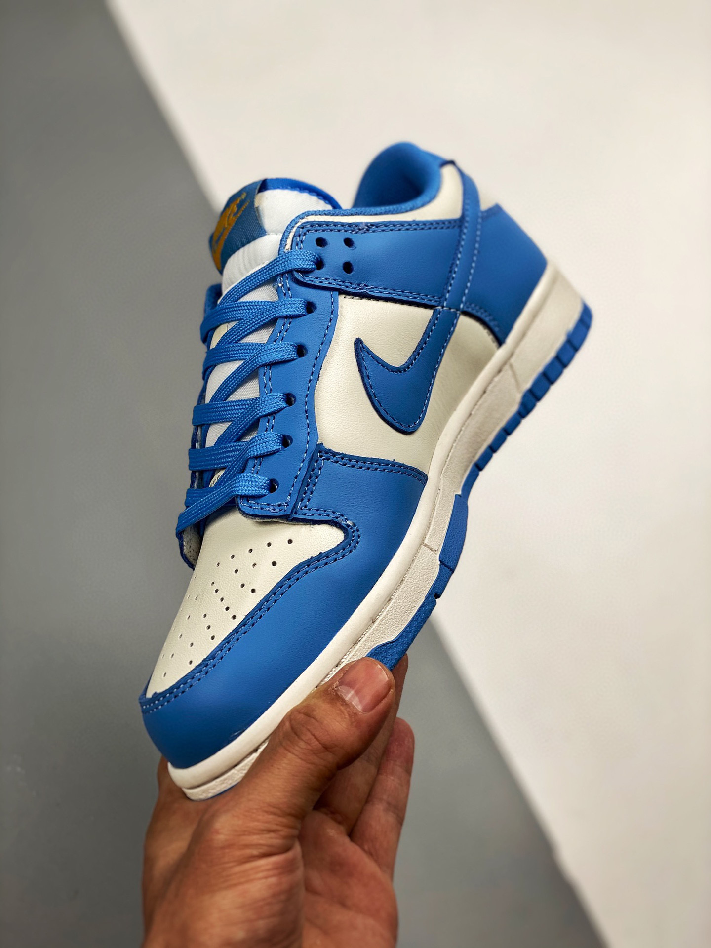 In addition to EYBL's iconic Logo, the matching clothing series also ...