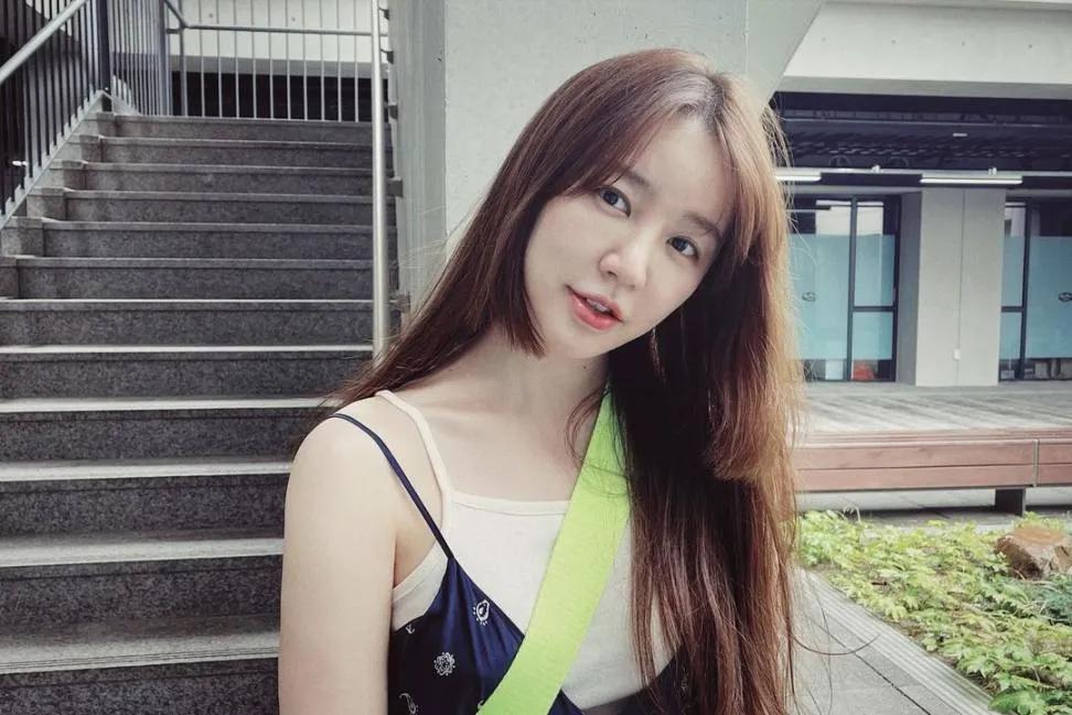 "Of course" Goddess Yoon Eun Hye - iNEWS